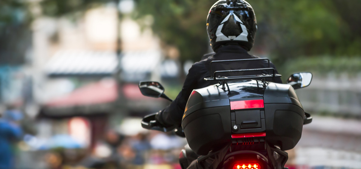 Quiz circulation à moto : j’ai le droit ou pas ? | Vous! par Macif